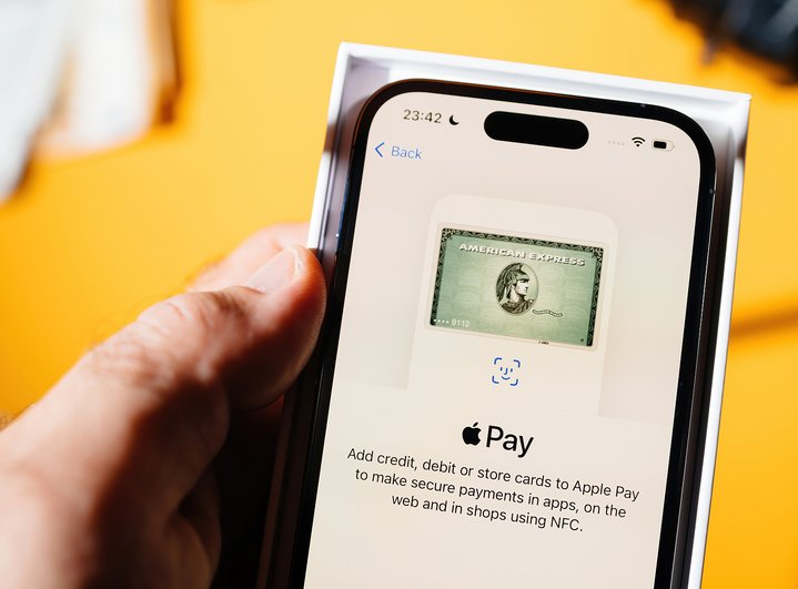 New Digital Wallet: Banks Compete with Apple and PayPal